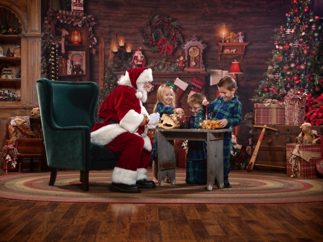 Gallery of Children’s Portraits with Santa Claus, Ohio Valley